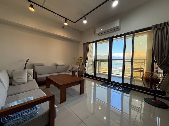 陽明山、淡水河景觀房,出門即蘆洲捷運站、家庭式空間。 - 五股區