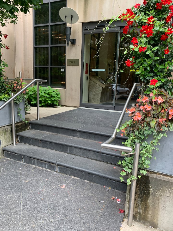 Stylish Urban Condominium Str-2308-jdybhz - Toronto, ON