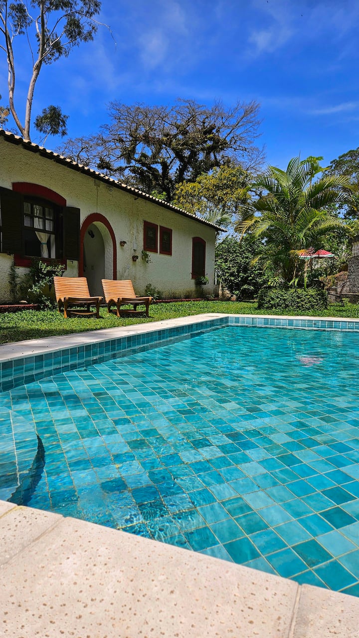 Sítio Com Piscina E Cachoeira Em Petrópolis - Petrópolis