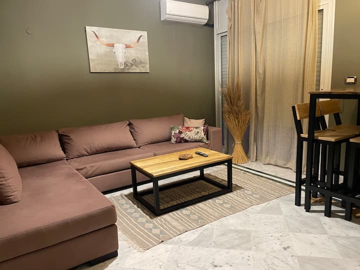 Lovely & Spacious Apt In Ennasr - Túnez