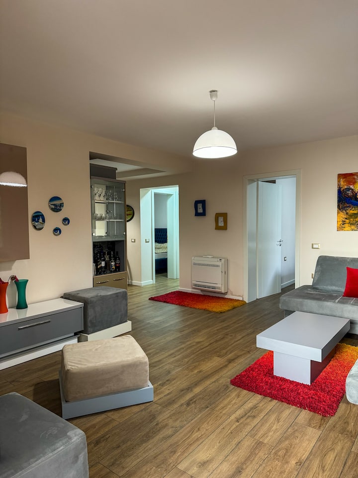Beachside Bliss: Your 2 Bedroom Haven, Sleeps 5 - Golem