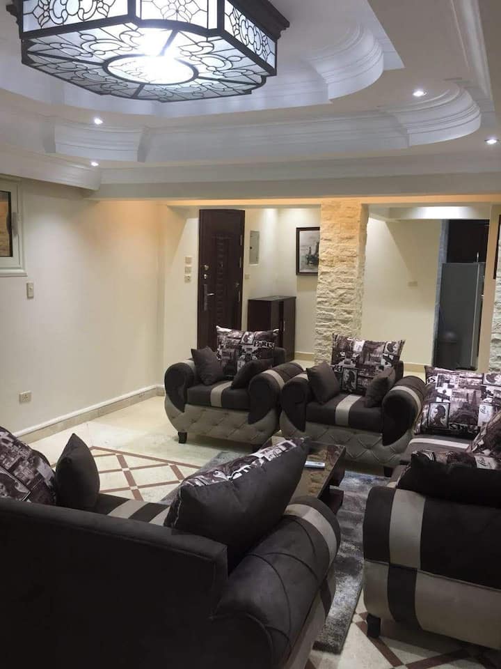 98 Abdul Moneim Riyadh Al-agouza - Cairo