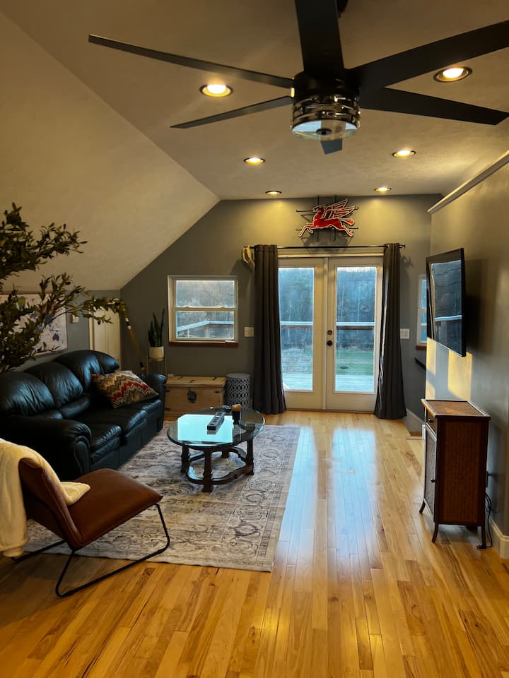 Trail Side Hideaway In The Woods - Medina