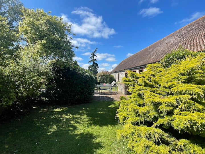The Arundel Cow Barn Sleeps 8 - Arundel