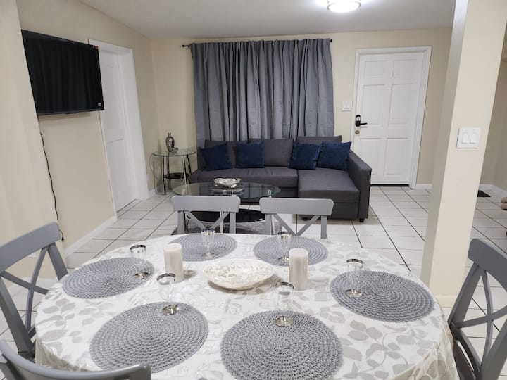 Comfy Getaway Home. - Miramar, FL