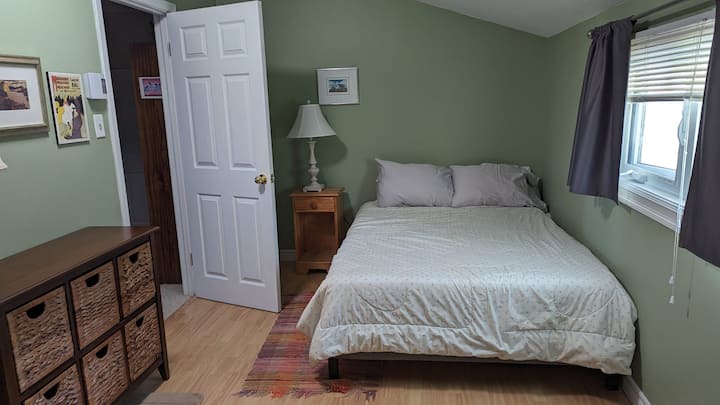 Private Room With Desk & Storage On Quiet Street - Corner Brook