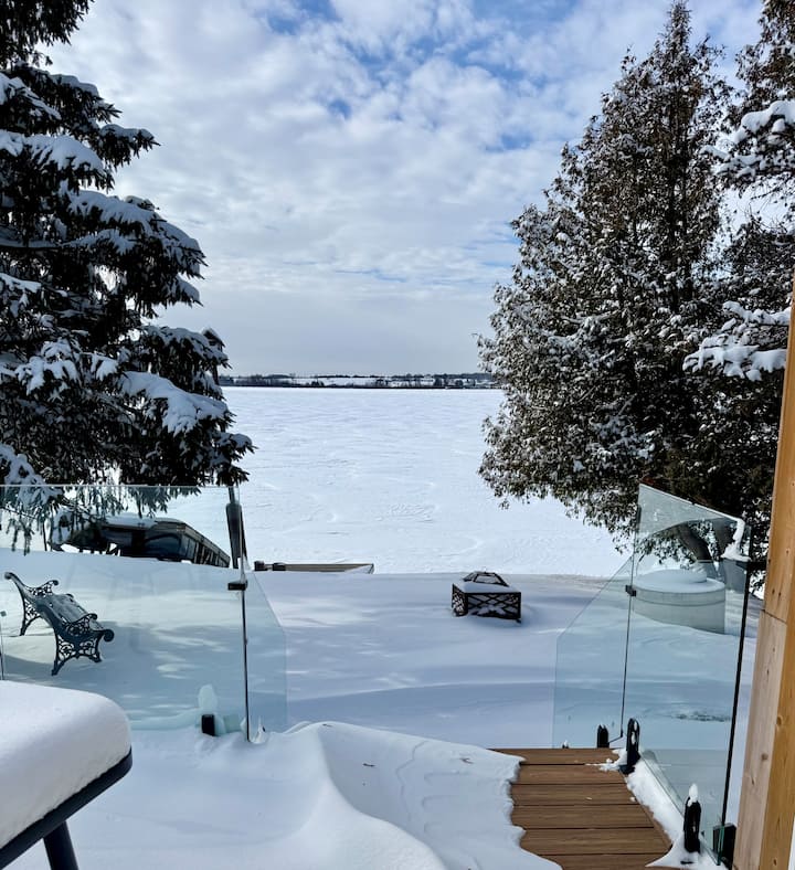 Cozy Lakeside Cottage On Lake Scugog - Kawartha Lakes