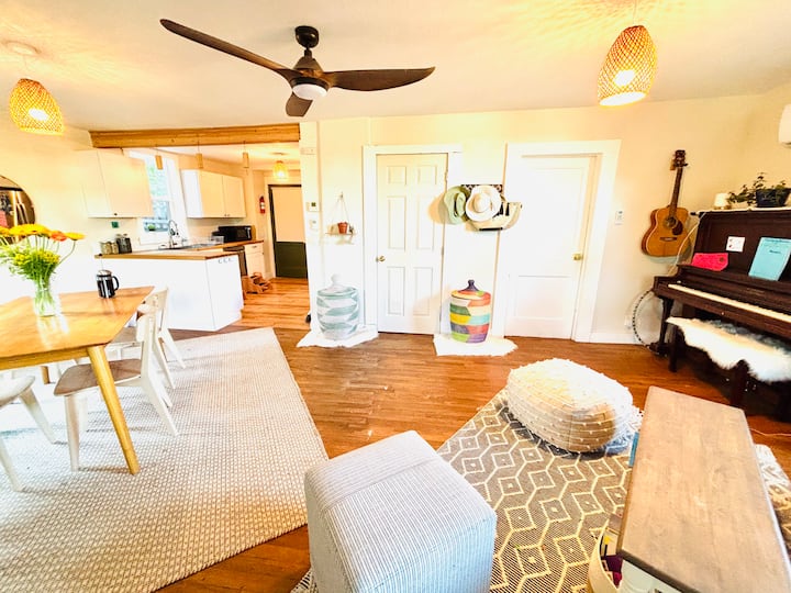 The Sunshine House - White Salmon, WA