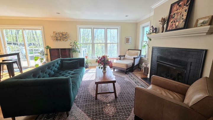 Colonial Home With Hot Tub And Al Fresco Dining - Brewster, NY