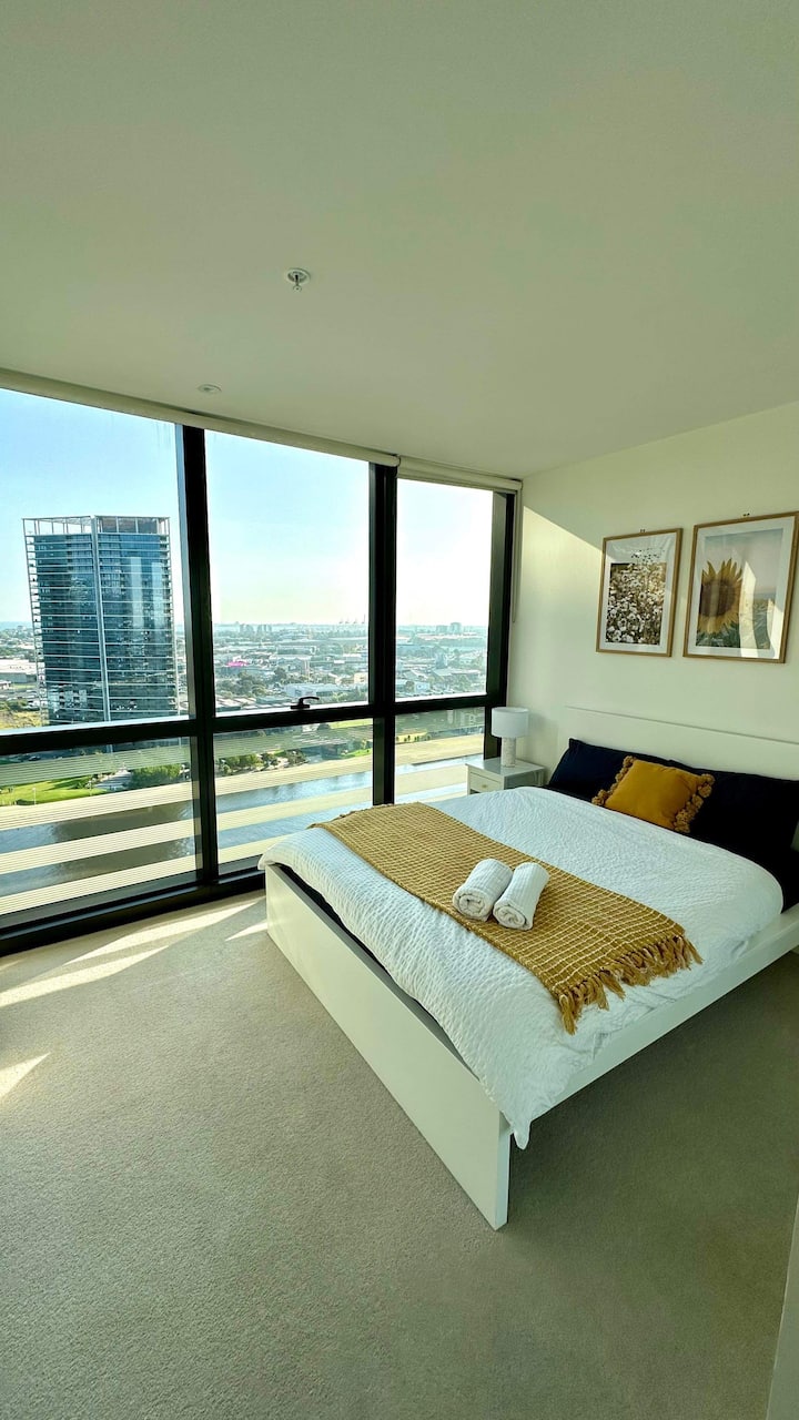 Free Pk/private Room In Docklands/shared Washroom - 