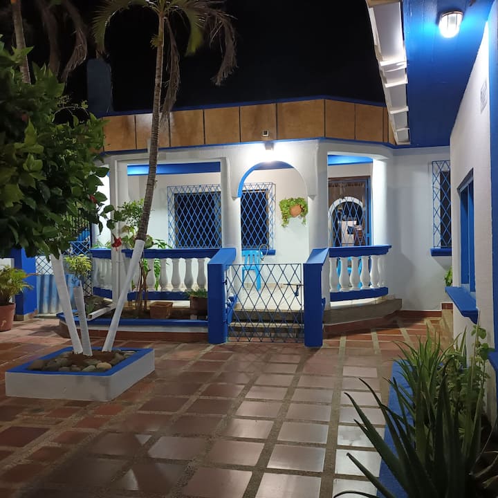 Hostal Blue H
Cl. 8 # 6a-05 Black Dog - San Andrés