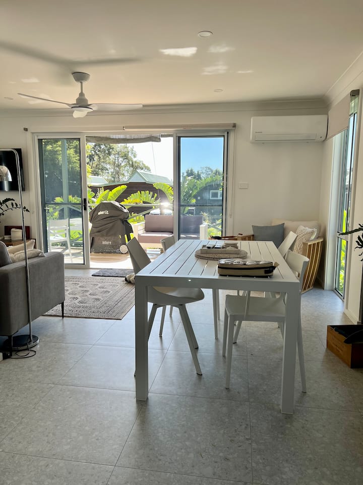 Modern Beach Chalet  2 Mins Walk To Beach - Lake Conjola