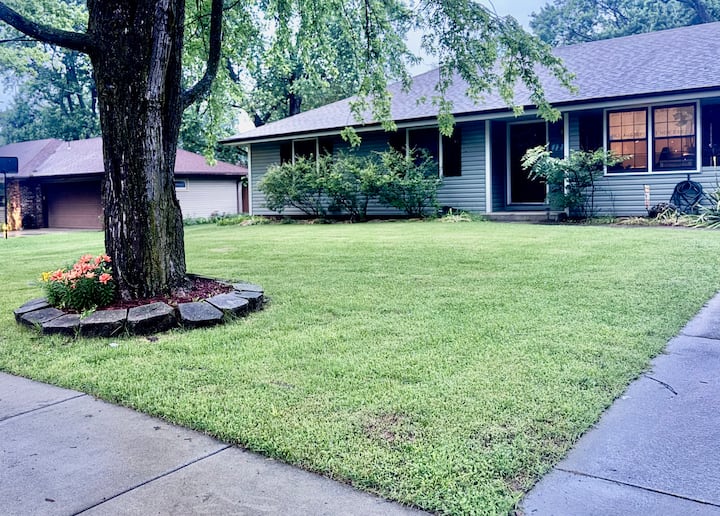 Pet-friendly Spring Stay + Gym Access - Springfield, MO