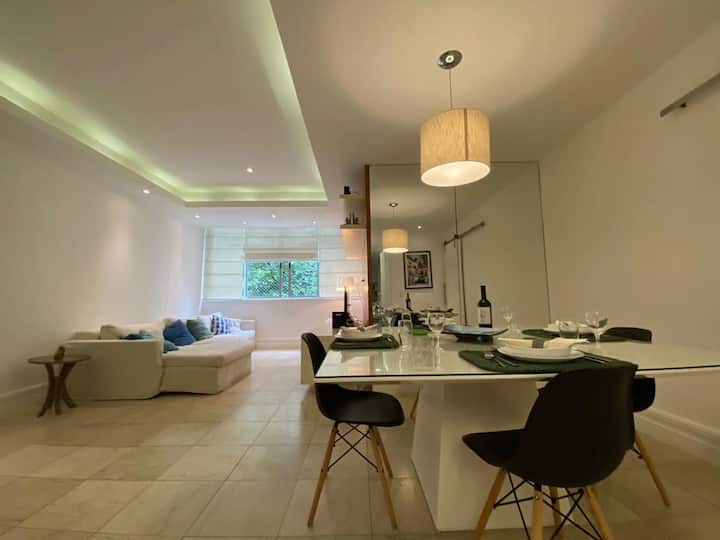 Av Atlântica -  3 Bedroom Beach Apartment - Leme - Copacabana