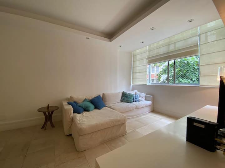 Av Atlântica - 3 Bedroom Beach Apartment - Leme - Rio de Janeiro