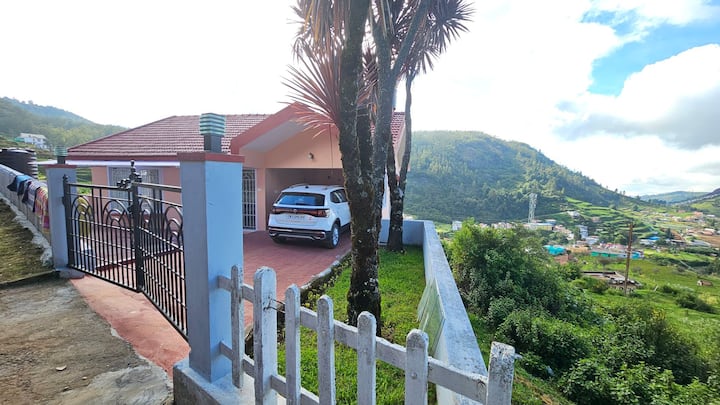 Spacious 3 Br Cottage With Valley View - Ooty