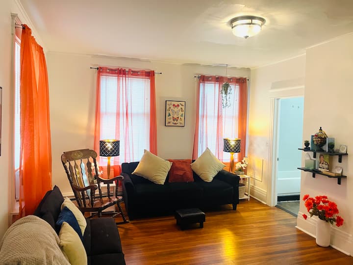 Ginger's Tuscan Sunflower 1800 Sqft 3bdr - Port Huron, MI