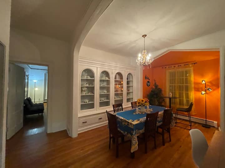 Ginger's Tuscan Sunflower 1800 Sqft 3bdr - Sarnia