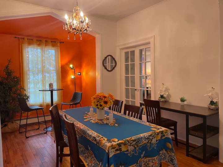 Ginger's Tuscan Sunflower 1800 Sqft 3bdr - Sarnia