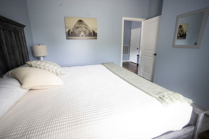 Great Central Location! - Laconia, NH