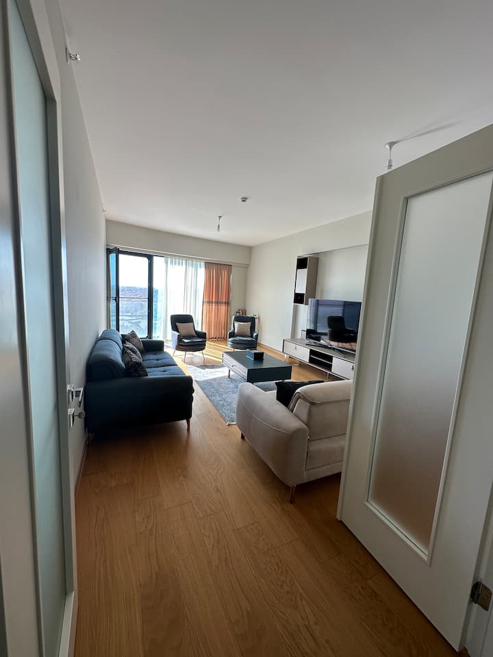 3+1 Flat Next To Metro Bus - Ataşehir