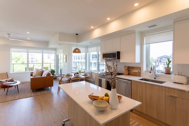 Apartment In Pandosy Village-ideal For Long Stays - Kelowna