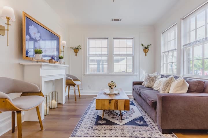 Charming Bungalow In Prime Location - Memphis, TN