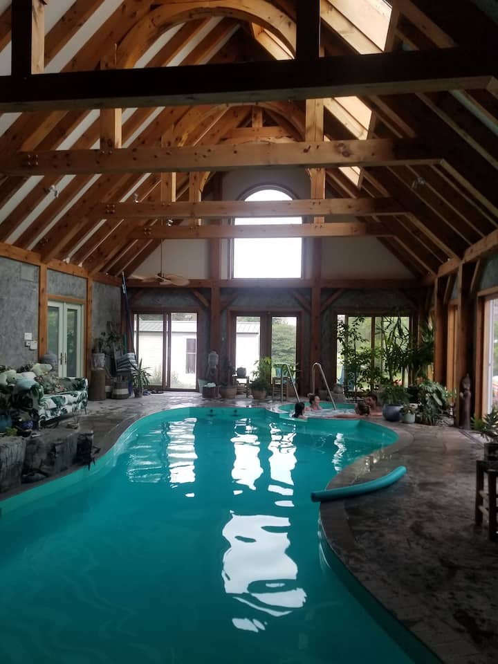 Modern Farmhouse/retreat Centre - 조지나
