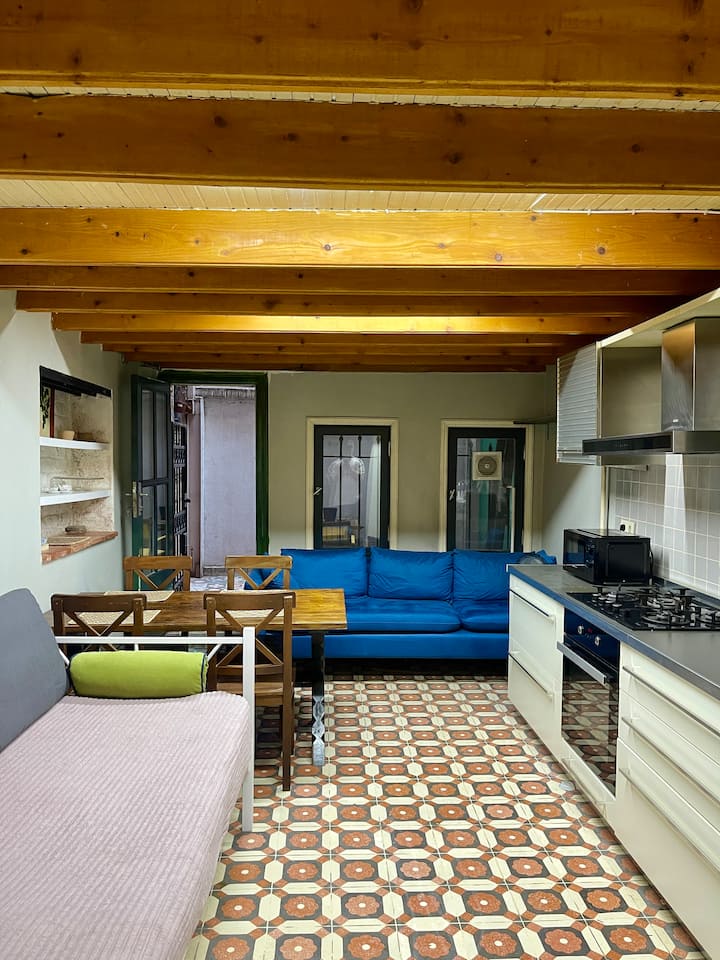 Cosy Private Apartment With Fast Wi-fi & Aircon - İstanbul