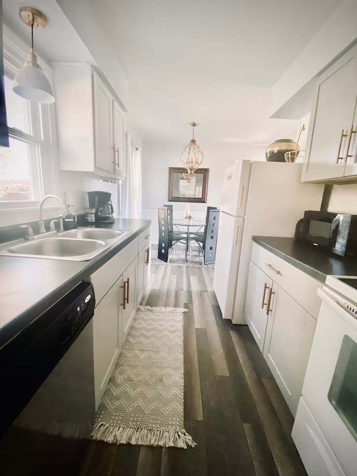Minutes To Grand Park & Carmel! - Noblesville, IN