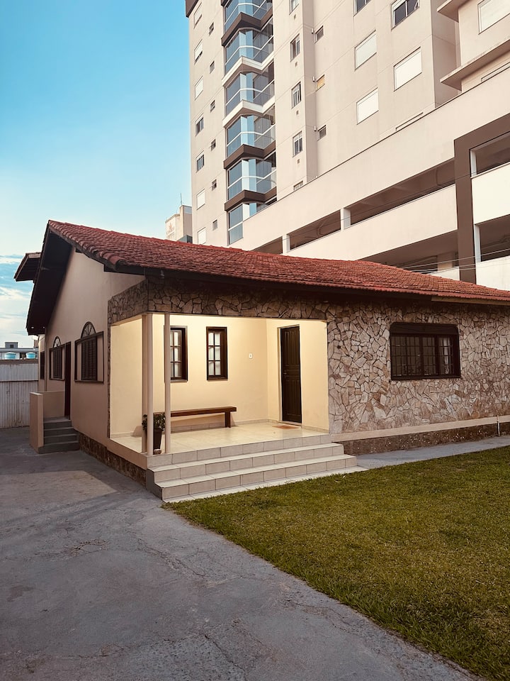 Casa No Centro De Imbituba Próxima à Praia Da Vila - Imbituba