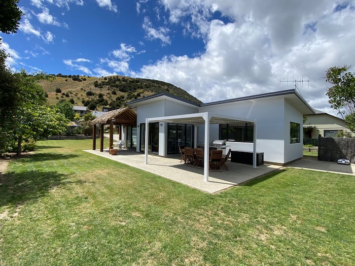 Fully Fenced, Family Home On Rob Roy Lane - Wanaka