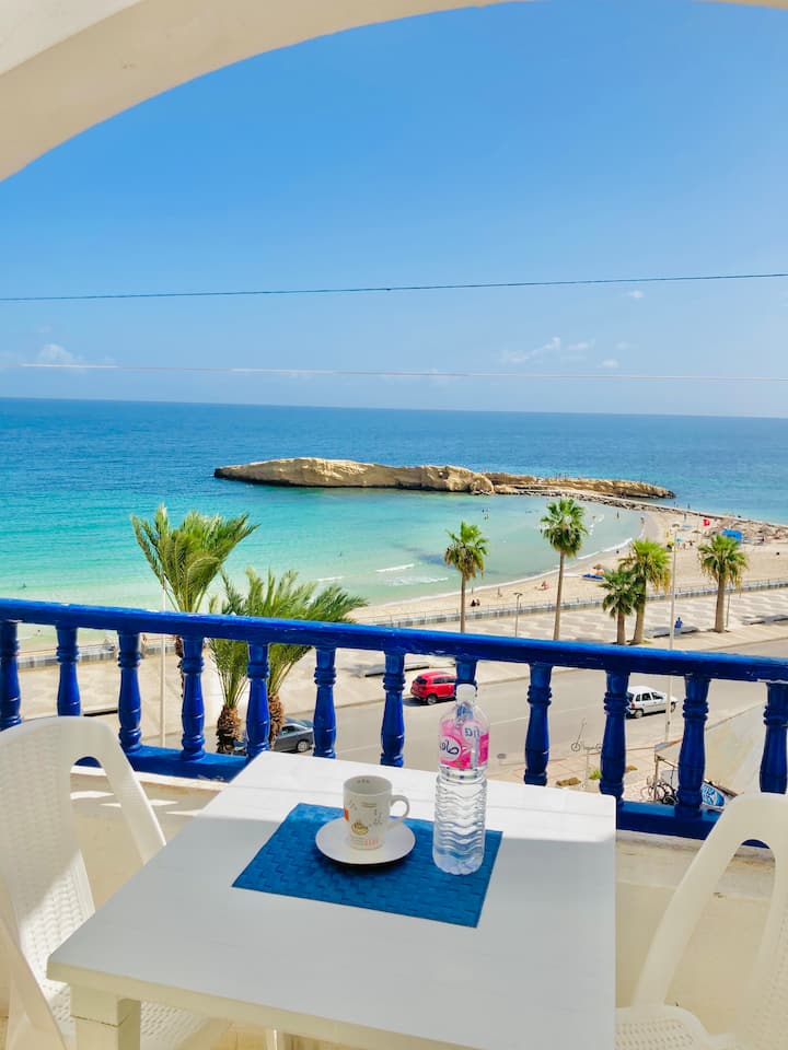 Pieds Dans L’eau, Avec Place Pour 5 Personnes - Monastir