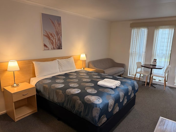 Queen Room Tropicana Motel Phillip Island - Phillip Island