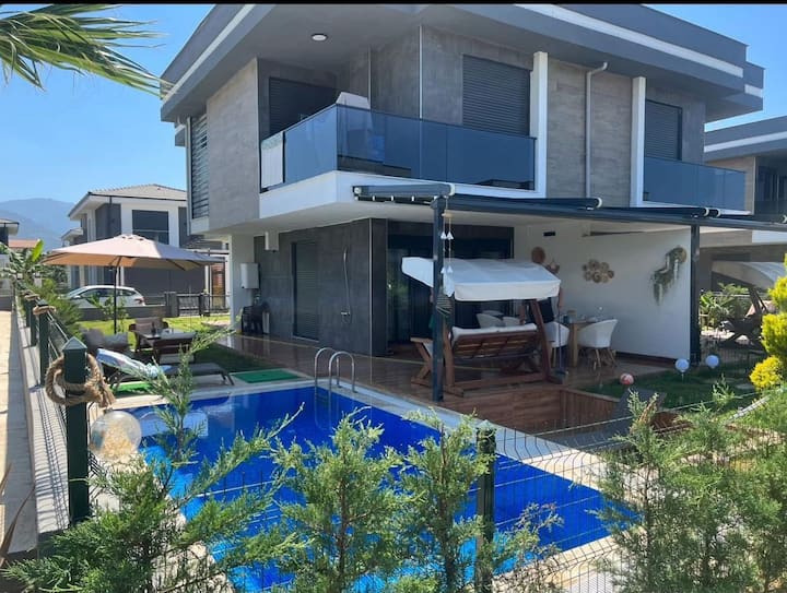 Kuşadası Davutlarda Lüks öZel Havuzlu Villa - Davutlar
