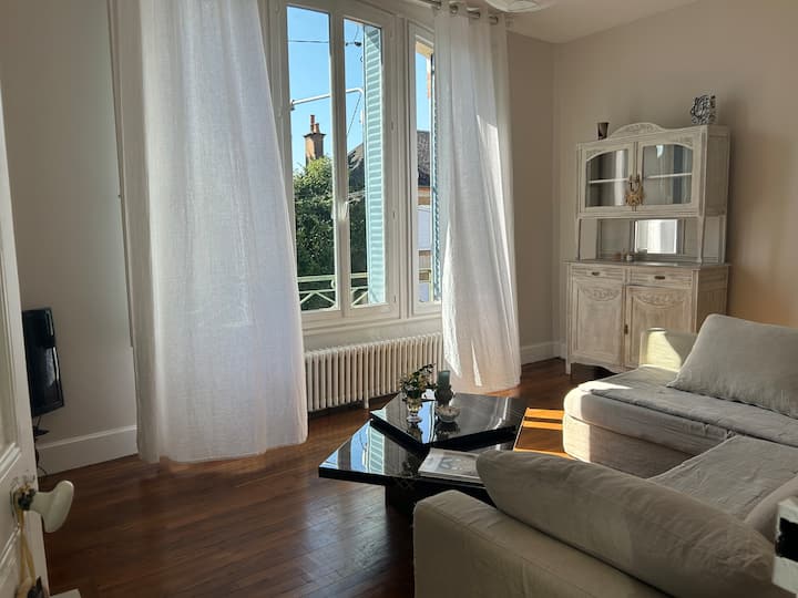 Maison De Poupée Style 1900 - Moulins