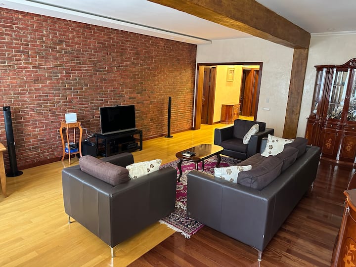 Great Apartment Close To Center - Bakou