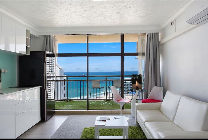 Oceanview Studio In The Heart Of Surfers Paradise - Surfers Paradise