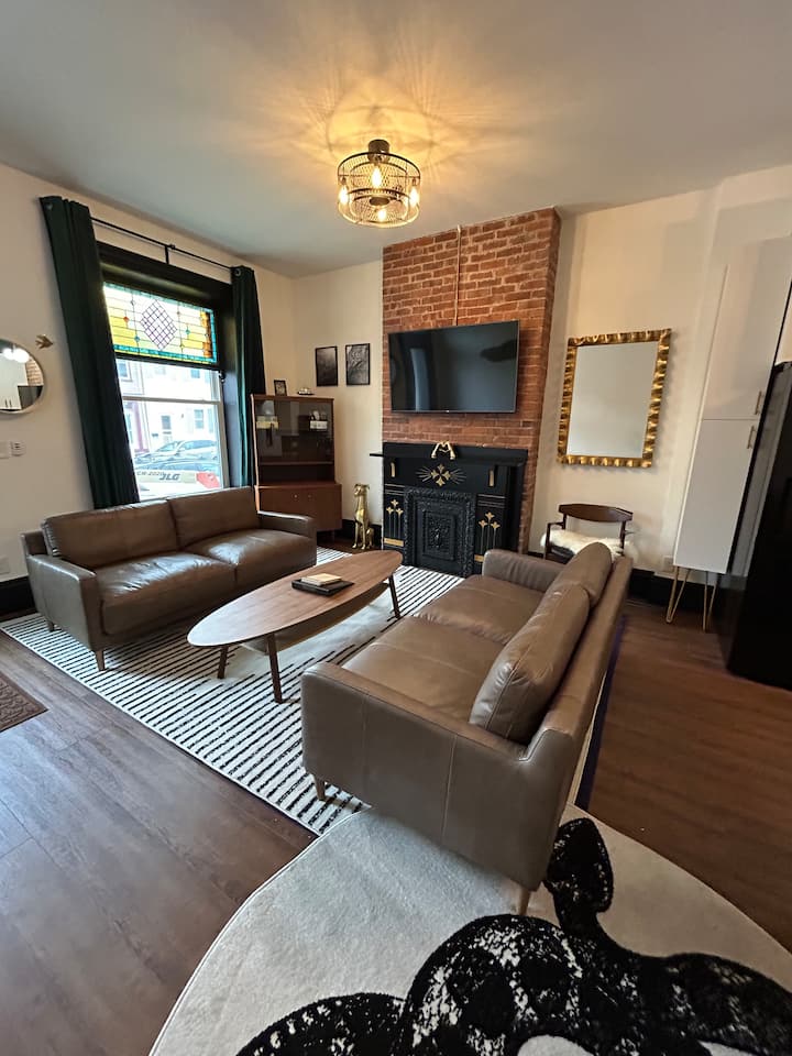 Luxe Centre Market 3br Rowhouse - Wheeling, WV