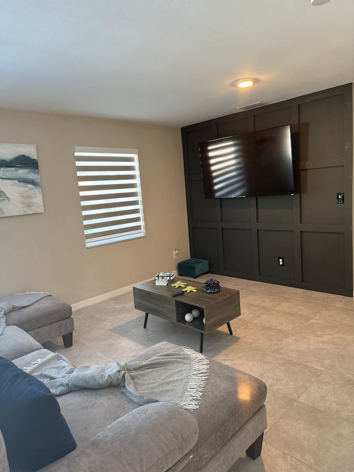 Vintage Whole House At The Heart Of Cape Coral. - Cape Coral, FL