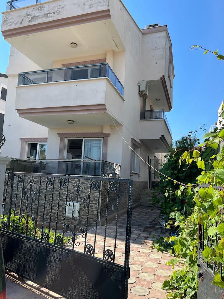 4+1 Havuzlu Müstakil Villa Efeler Mah - Didim
