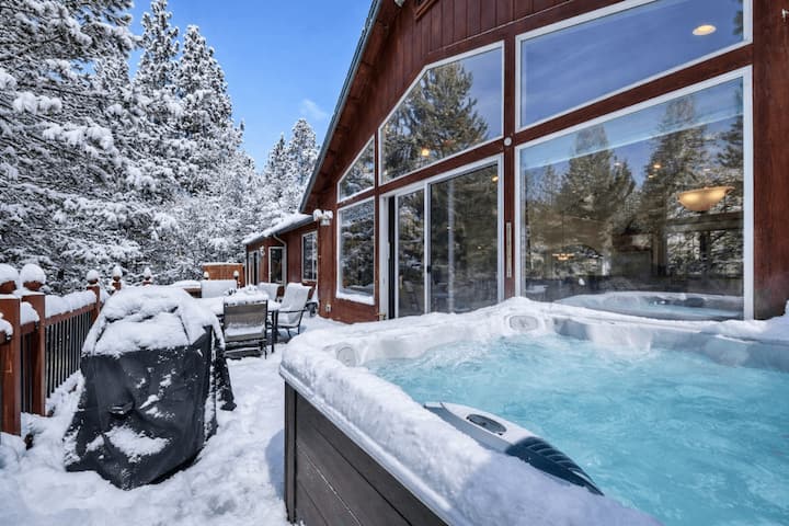 Home Base - Pines: Hot Tub, Pool Table, Fireplaces - South Lake Tahoe, CA