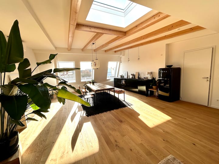 Sunny Top Floor With Balcony Lounge In Kreuzberg - Berlin