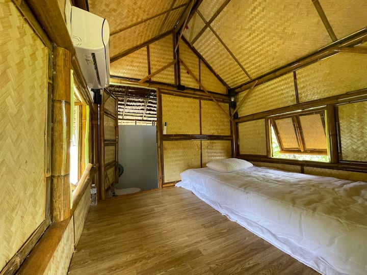 Uncle Chuan Little Bamboo House - Kanchanaburi