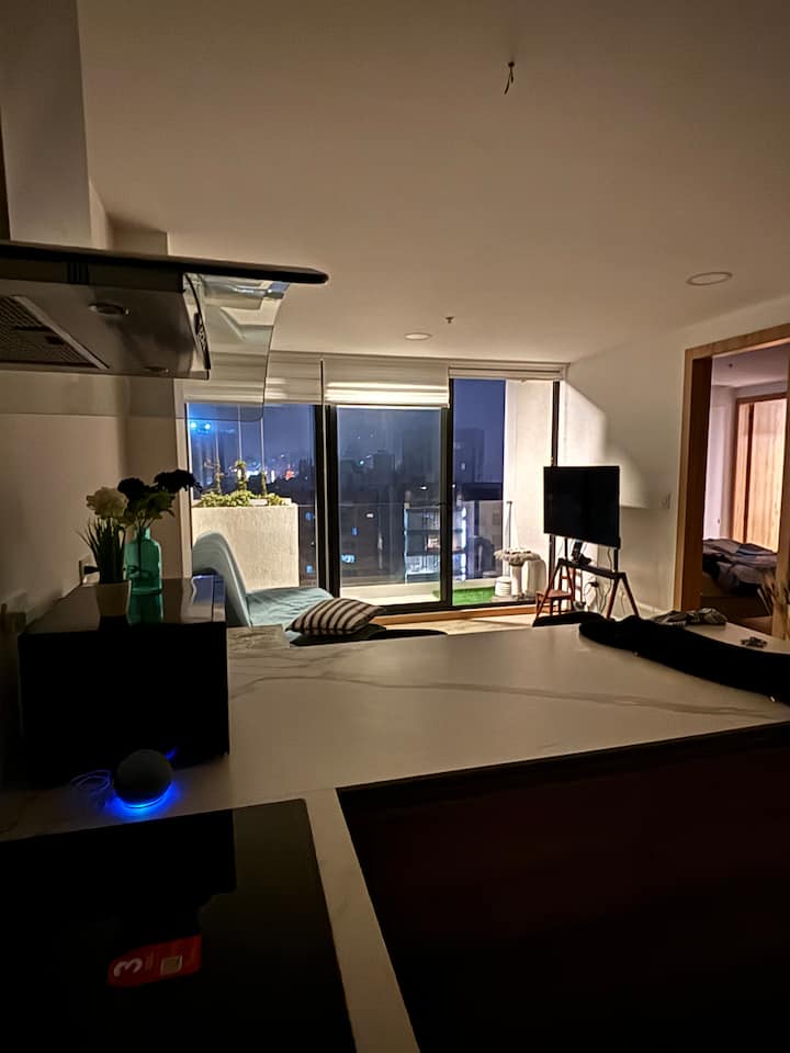 Lujosa Suite Domótica. Cine +Gym +Jacuzzi Ps4 - Quito