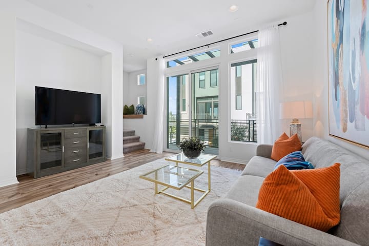 #401s 大公园两房独立别墅大面积精品豪华别墅带独立车库 - Irvine, CA