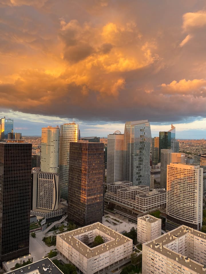 L’appartement Dans Les Nuages. - Puteaux