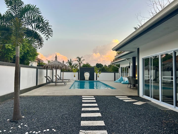 Villa Quentaga, Pool, Beach 600m, 3 Rooms, 2 Baths - Thailand