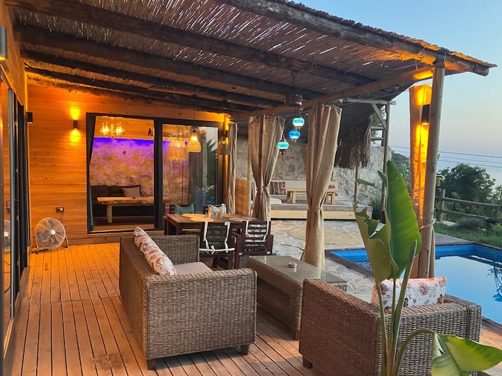Müstakil Deniz Manzaralı Havuzlu Boheme Villa - Faralya