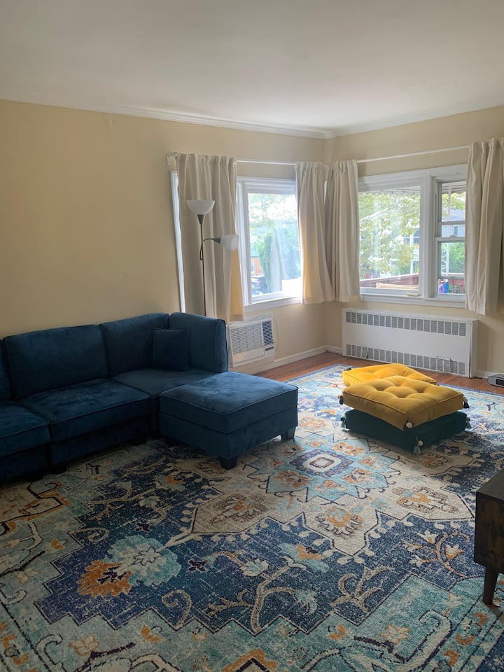 Sunny Two Bedroom Close To The Beach - Long Beach, NY
